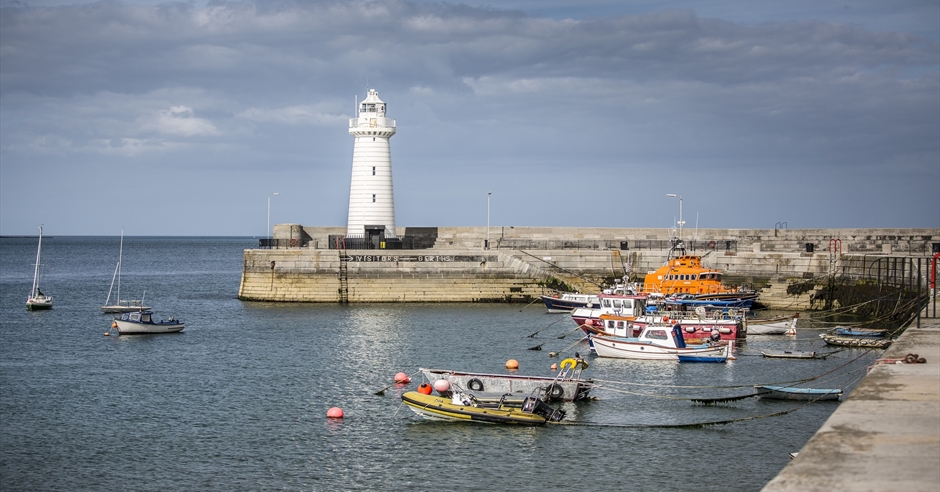 Donaghadee - Harbour & Lighthouse - Lighthouse in Donaghadee ...